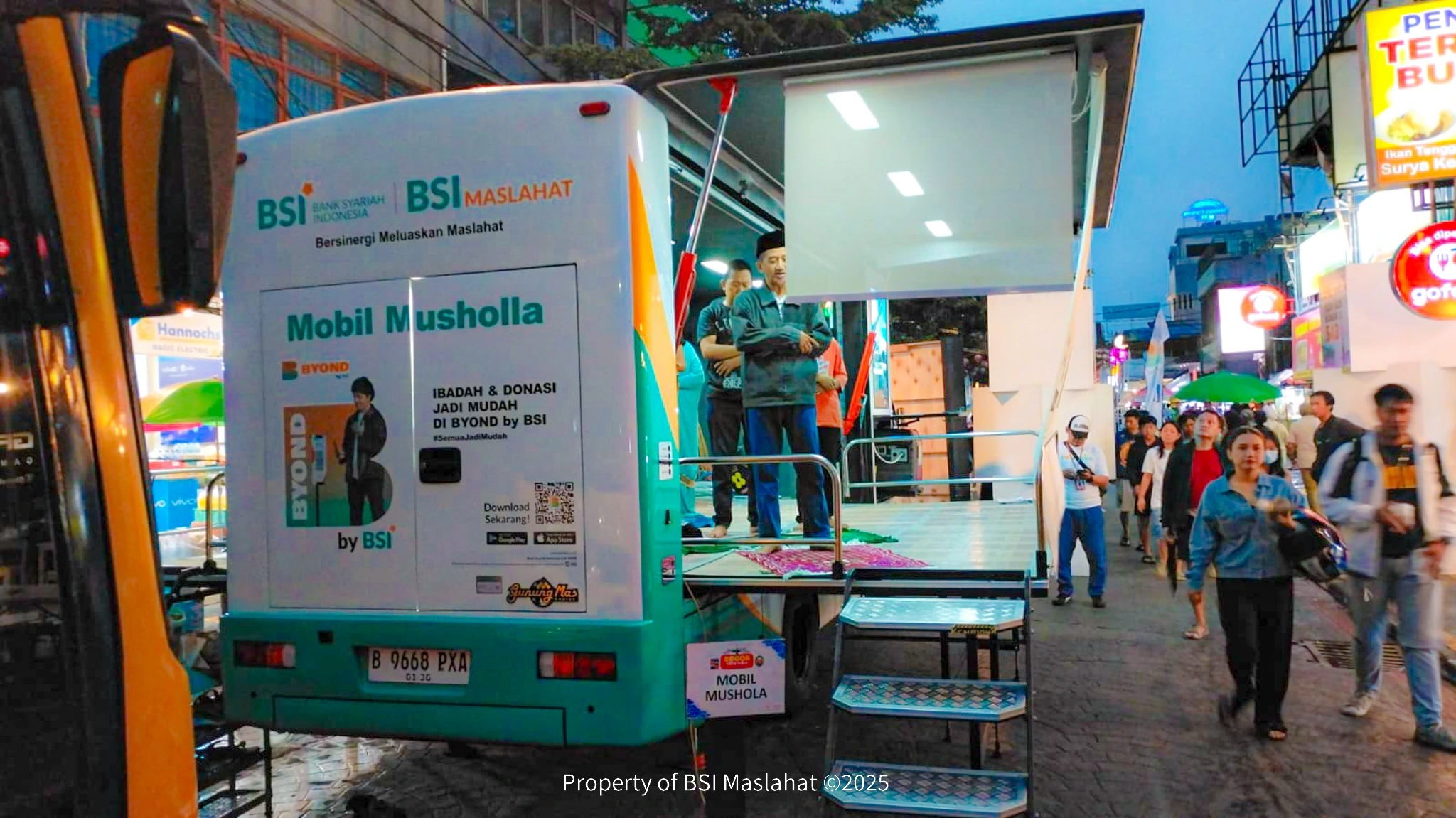 BSI Maslahat Hadirkan Mobil Musholla untuk Warga Bogor - BSI Maslahat